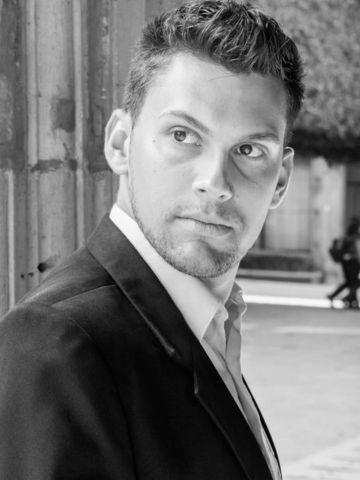 Simone Pasini | Toka Modelos